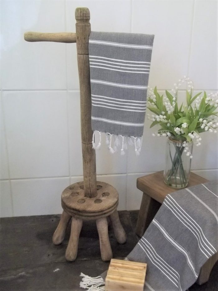 Vintage 6-Peg Washing Dolly | Estuary Home